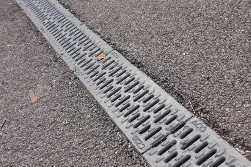 Roccie's Asphalt Official Blog: Common Asphalt Driveway Drainage Solutions