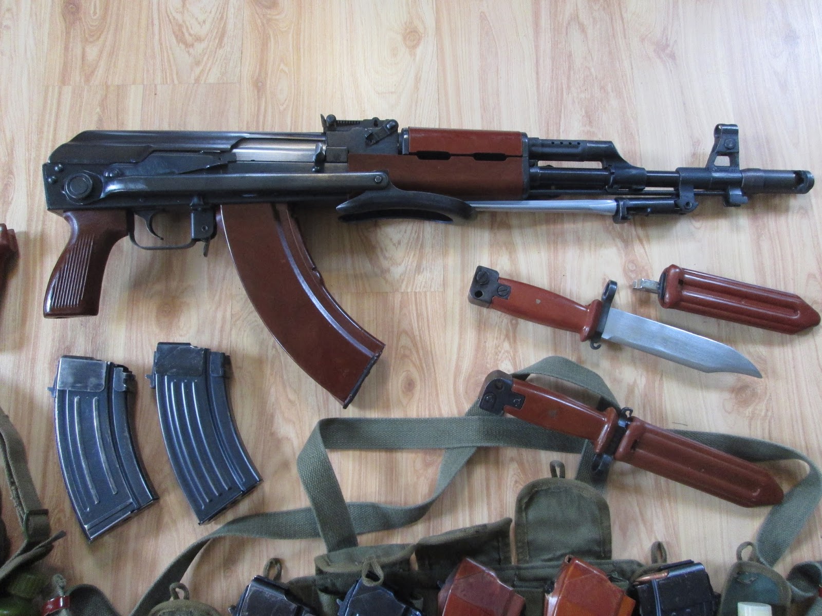 The Chinese AK-47 Blog: Double Under Folder Spiker Bayonet AK-47 Chicom ...