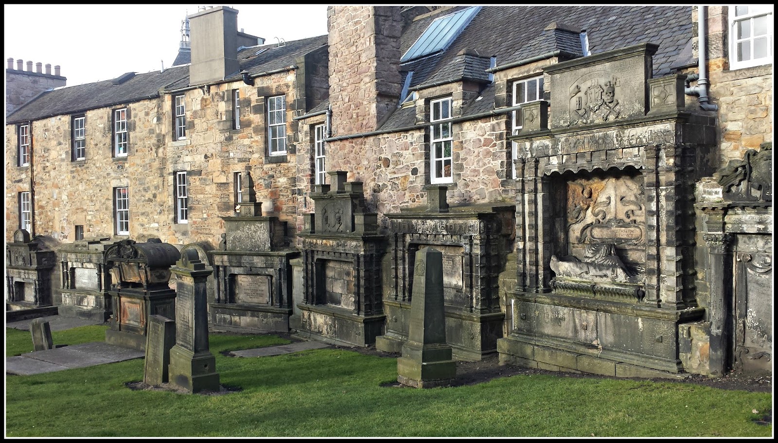 Neesie Natters: Wordless Wednesday... Edinburgh Greyfriars Kirkyard and ...
