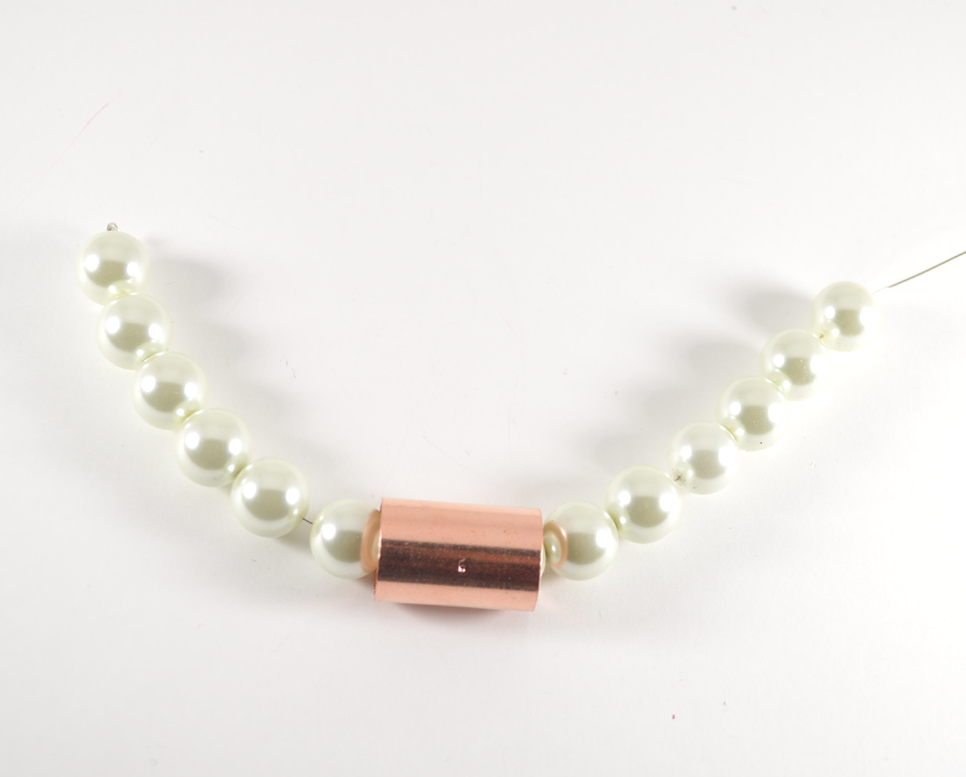 diy: Metal & Pearl Necklace