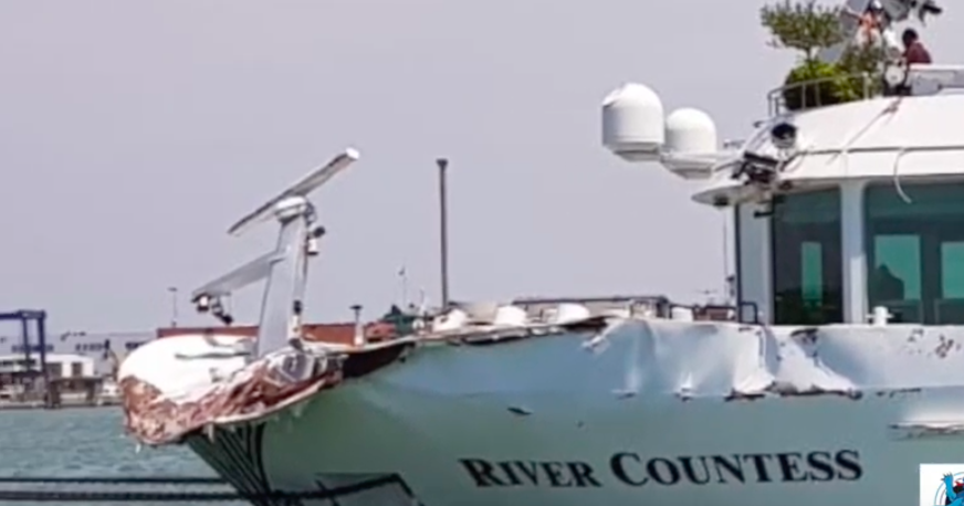 VENEZIA MODERNA: LA NAVE FLUVIALE RIVER COUNTESS, SPERONATA DALLA MSC ...