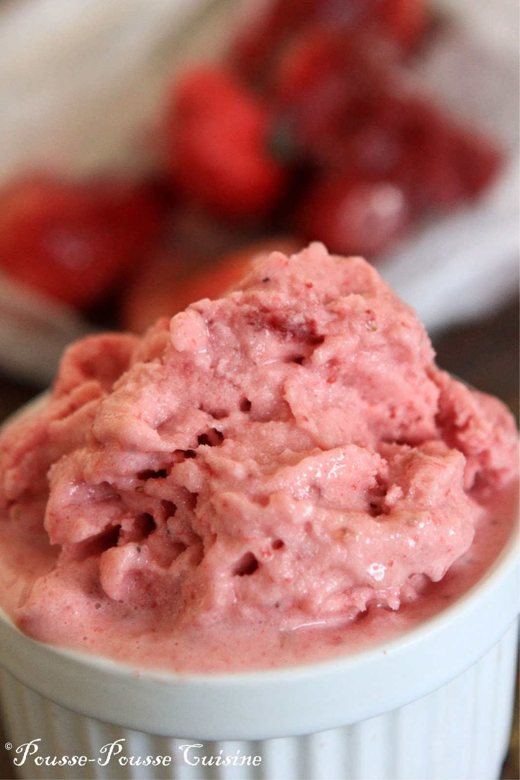 Pousse-Pousse Cuisine: Yaourt glacé à la fraise