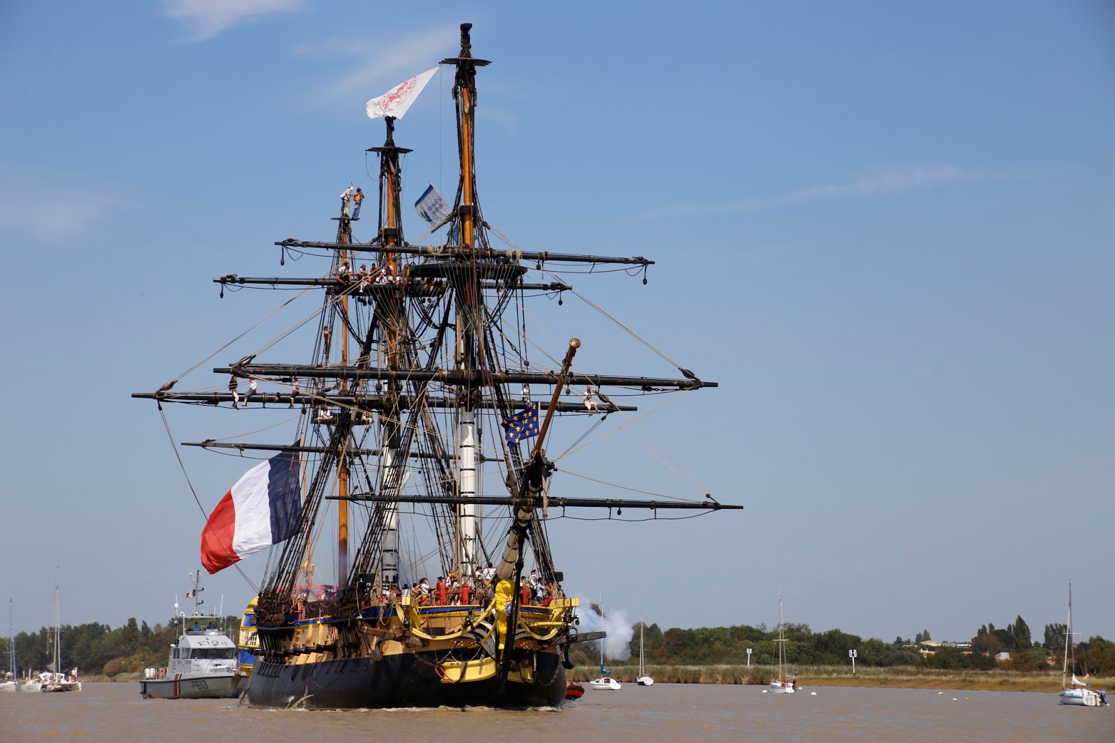 Vidéo / Grand retour de L'Hermione à Rochefort | ScanVoile