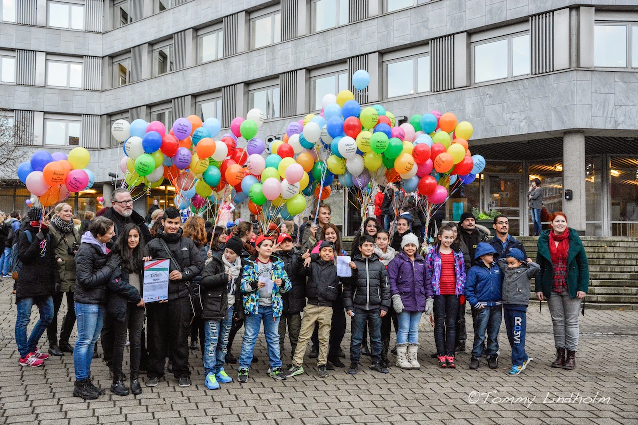 Foto och andra bilder: FN:s Barnkonvention fyller 25 år