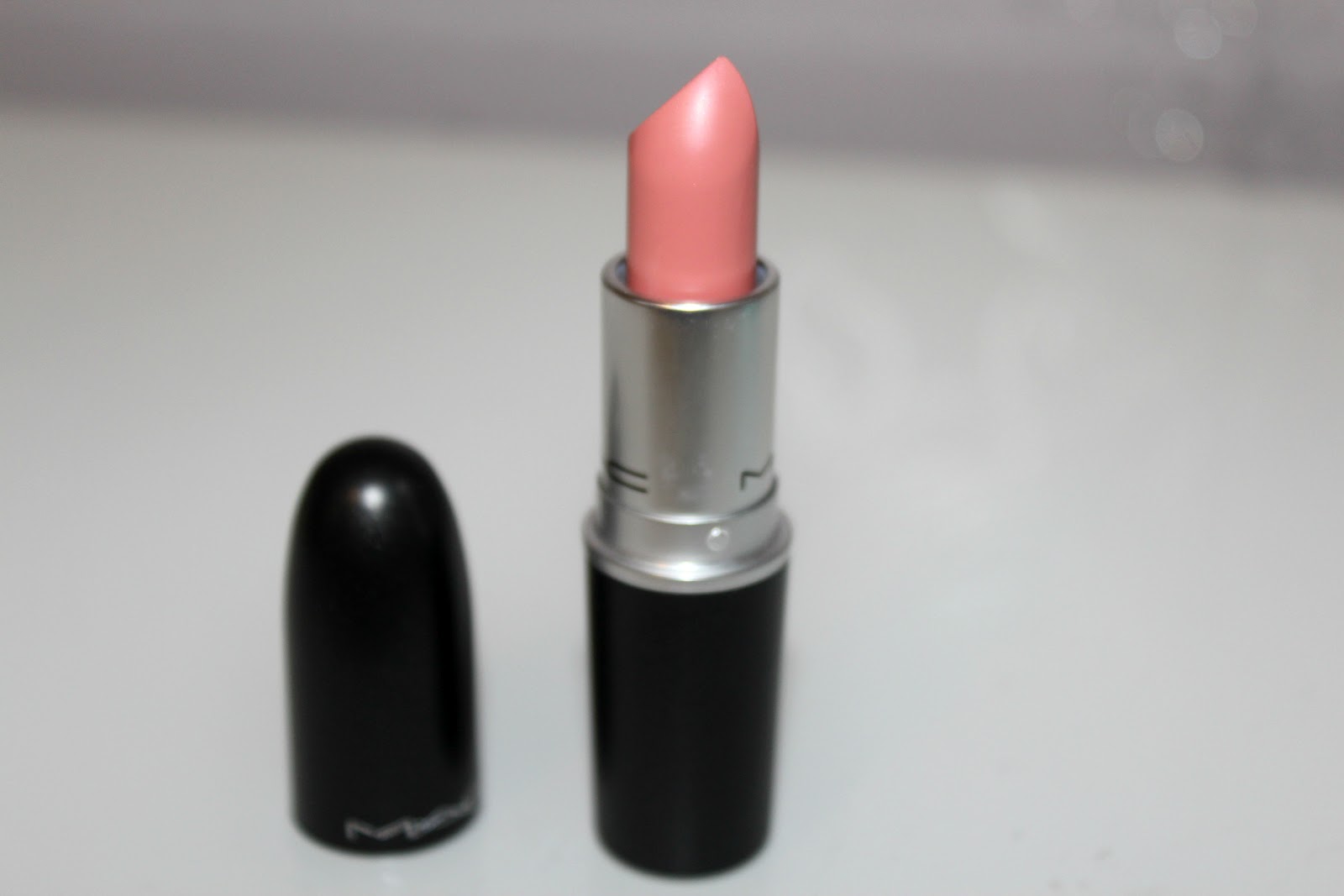 *Sophia x*: Mac 'Hue' Lipstick