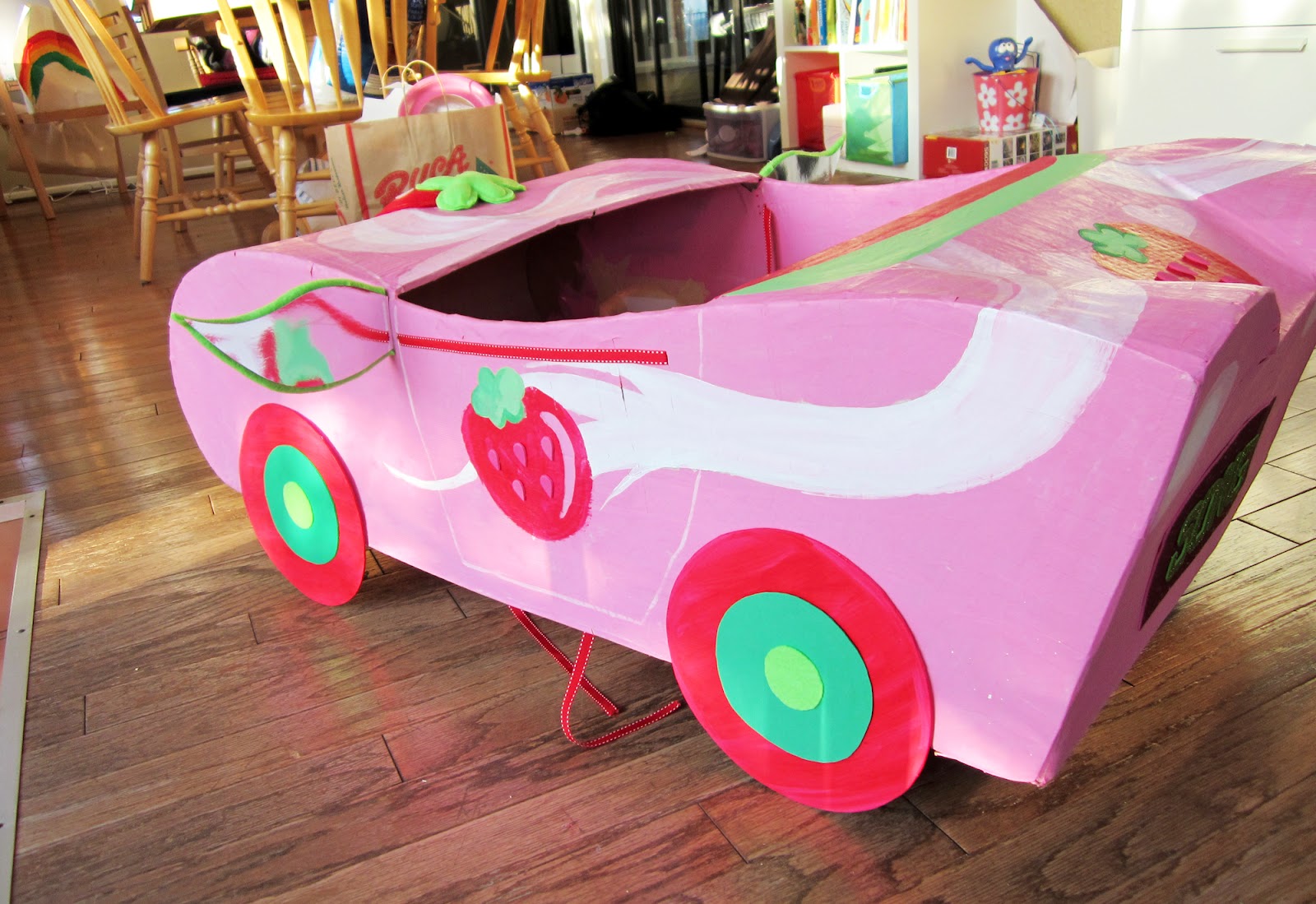 the things hannah loves: How to build a Strawberry Shortcake Car!