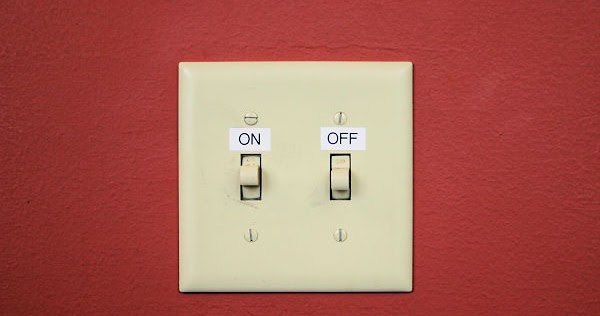tom spine: Light Switch Fail