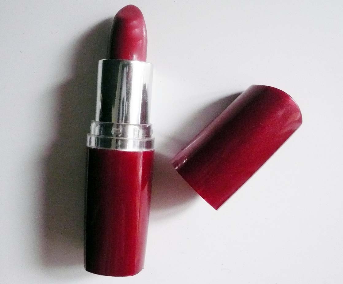 El rouge perfecto, rojo carmesí de efecto mate - Moda Hypeada