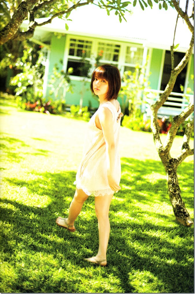 Nao Kanzaki and a few friends: Erina Mano: Dear Friends photobook scans #1