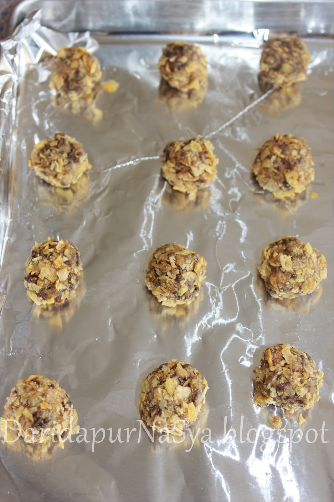 Dari Dapur NaSya: Biskut cornflakes choc rice