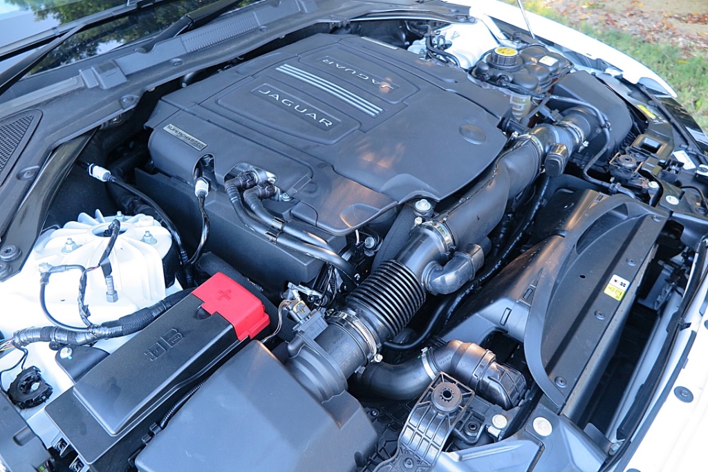 drivingandlife: JAGUAR XF S - 'S' STANDS FOR SUPERB!
