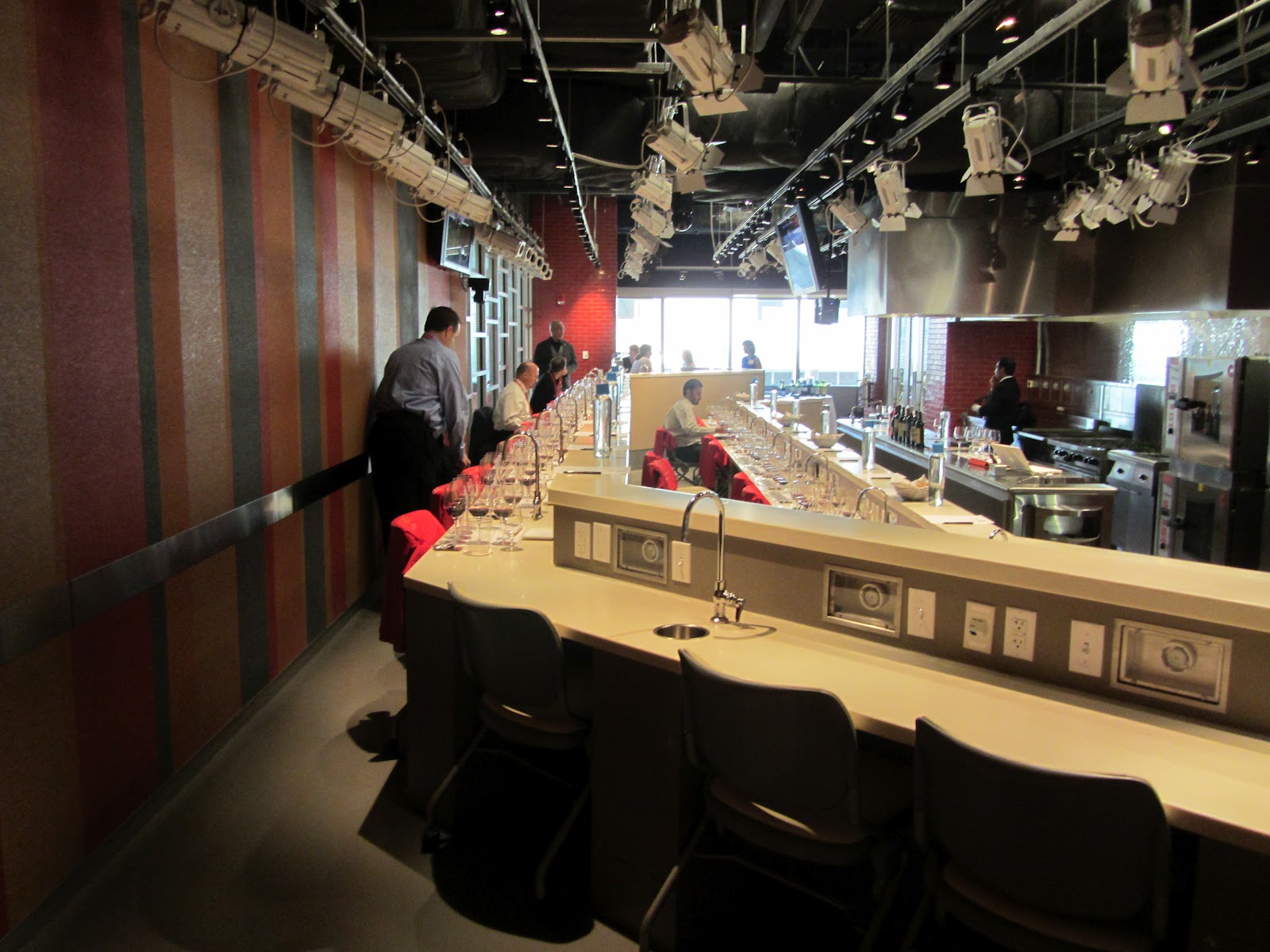 Wine -- Mise en abyme: Drink Ribera - Guild of Sommeliers tasting at ...