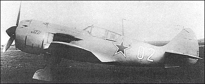 Airplanes in the skies + FAF history: Lavochkin La-11
