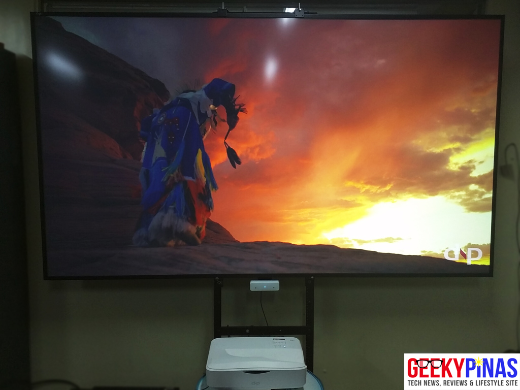 What is a dnp Supernova Ambient Light Rejecting Screen Technology ...