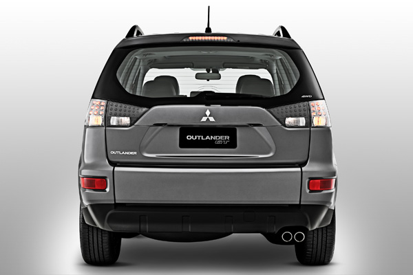 Car Planet: Mitsubishi Outlander V6 GT