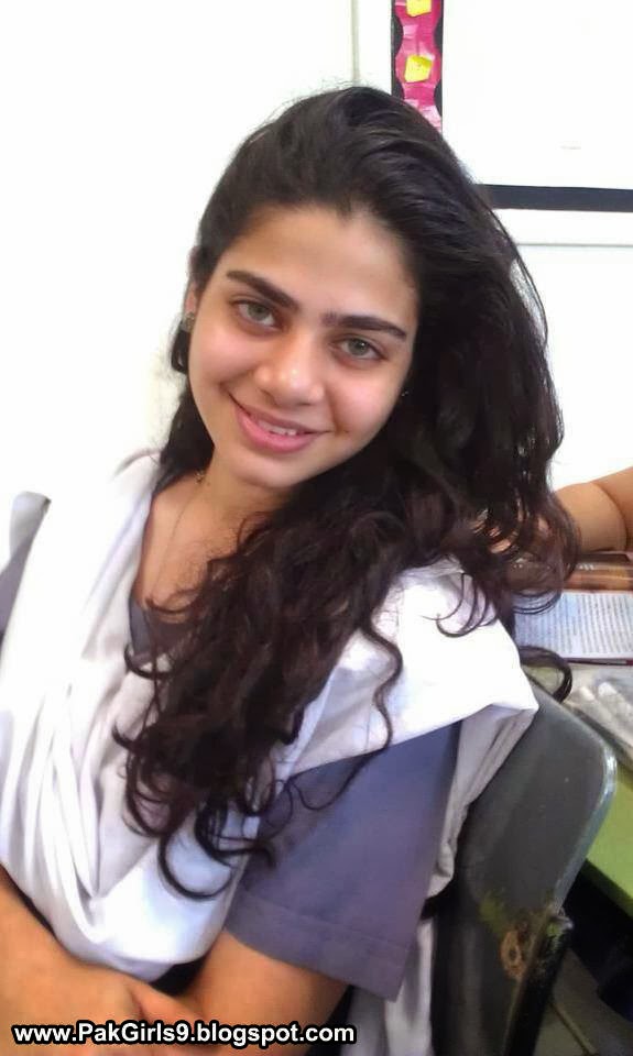 Beautiful Celebrity Pictures: Pakistani College Girls Best Collection