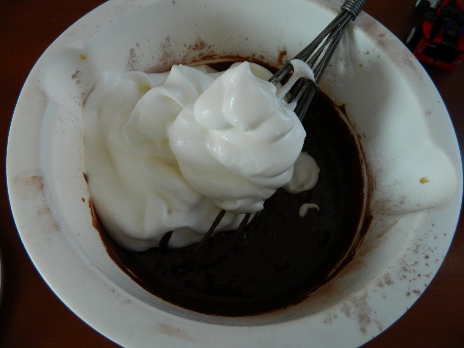 Bucataria casei noastre: Tort patrat, cu cacao si rom