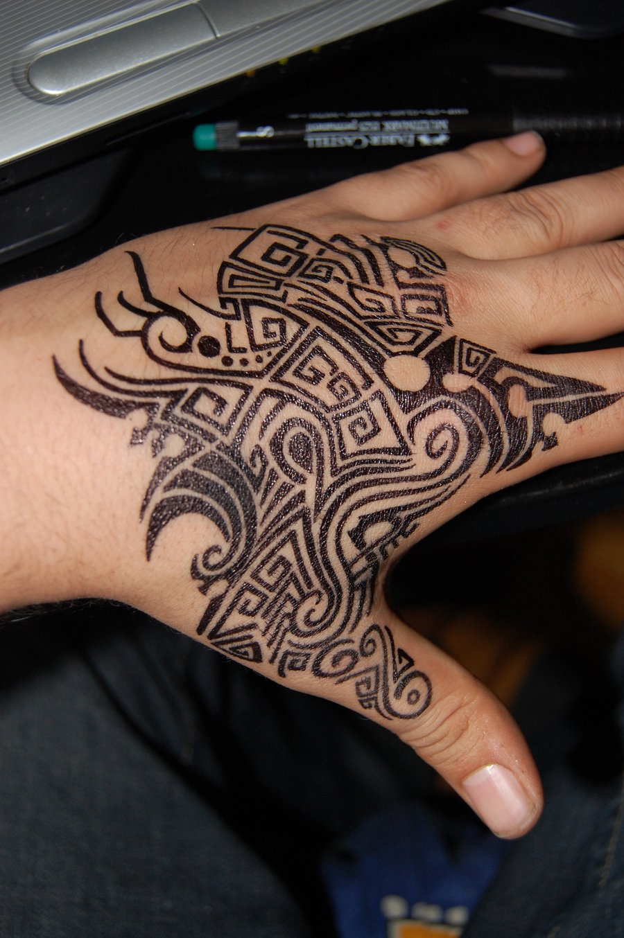tattoo 9i: pretty hand tattoo designs