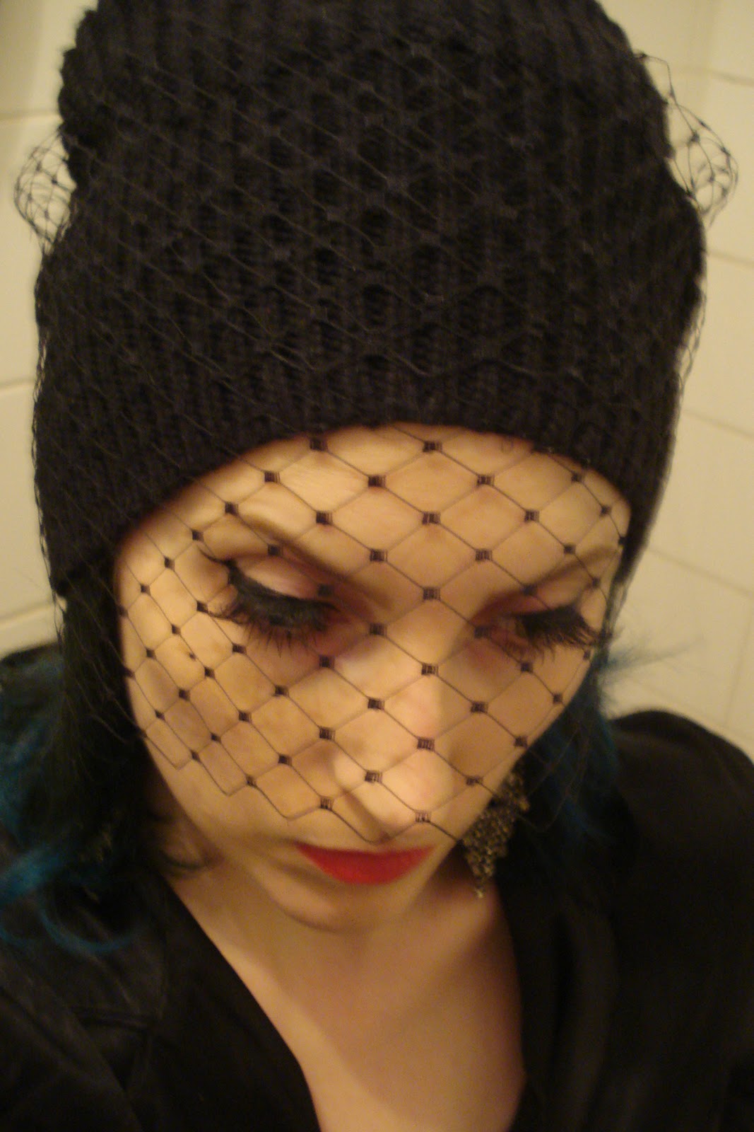 The Bijoux Editrix: DIY Jil Sander Veiled Beanie...