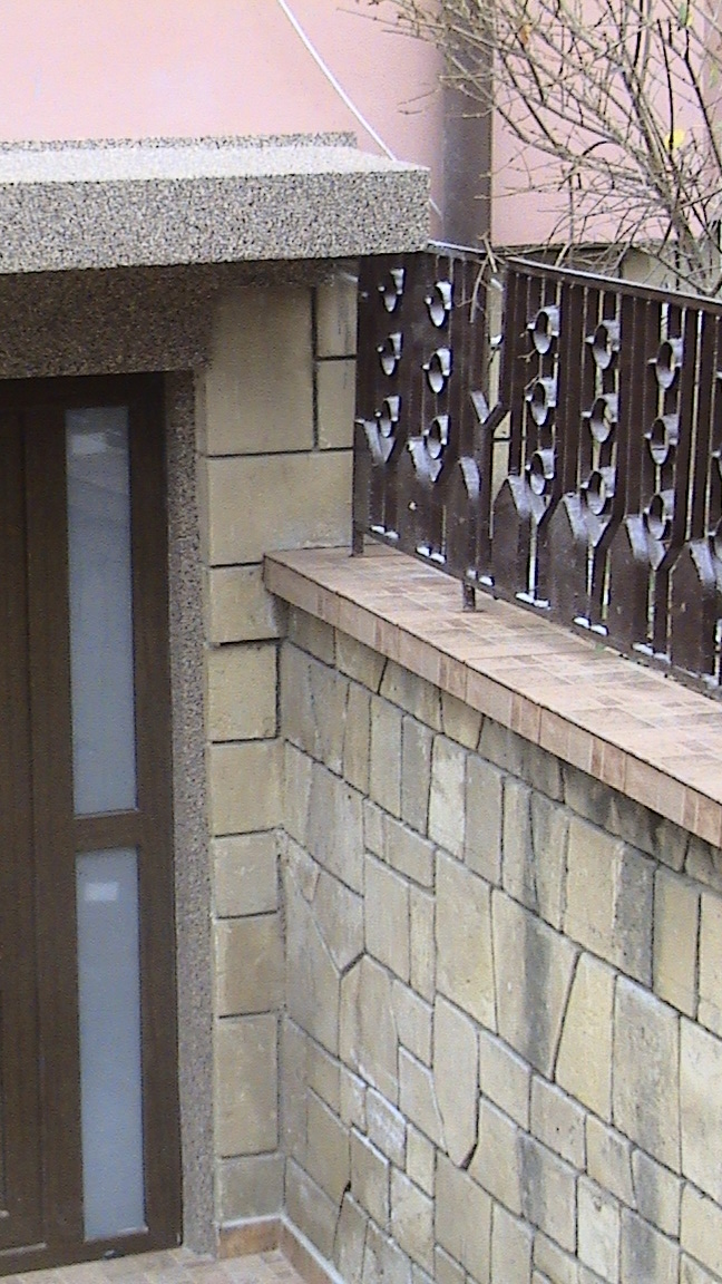 constructii,idei,sfaturi,: GRESIE PIATRA DE SOCLU