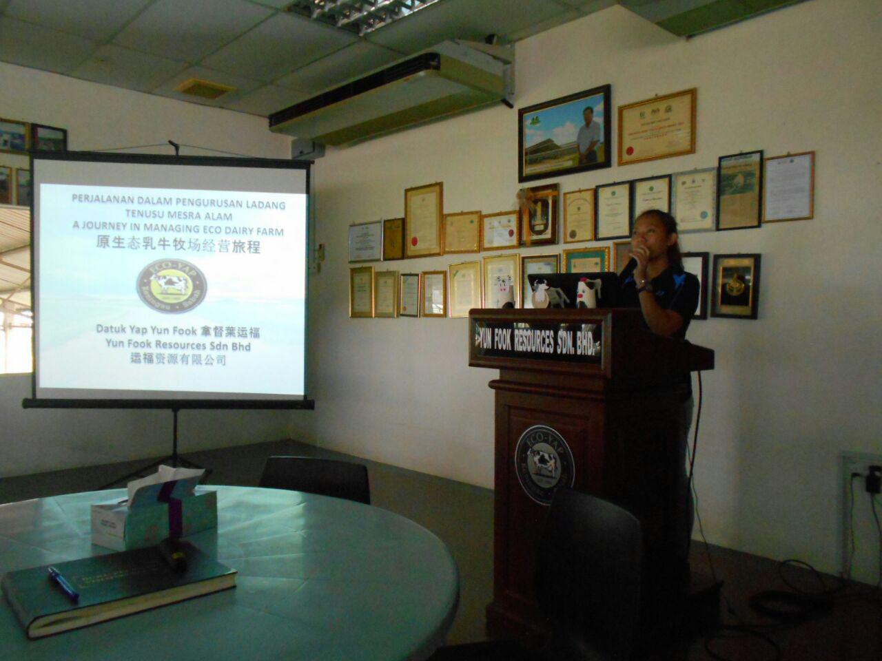 LAWATAN KE LADANG LEMBU DATUK YAP YUN FOOK, KENINGAU