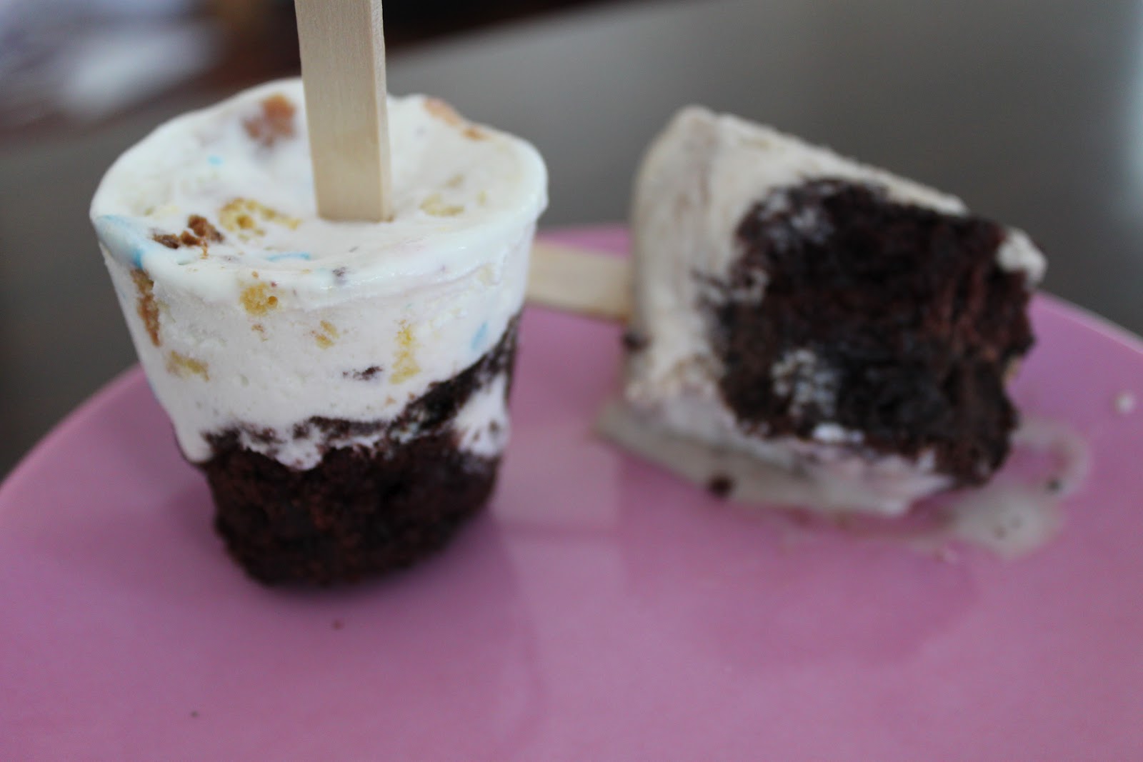 Clutzy Cooking: What Happened to B? Ice Cream Cake Pops...