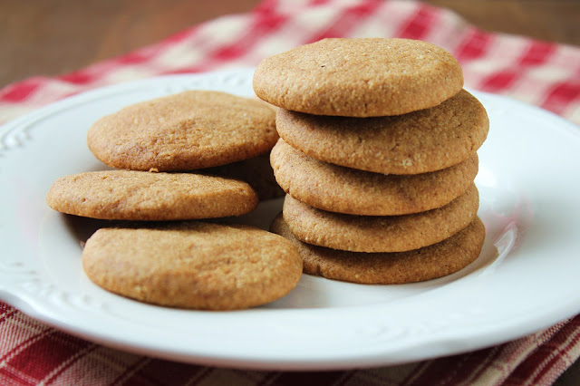 Low-Fructose Molasses Spice Cookies - Delicious as it Looks