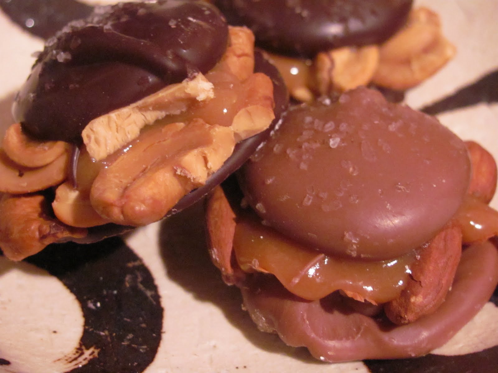 Foodette Reviews: Phillips Candy House Chocolate Turtle Basket