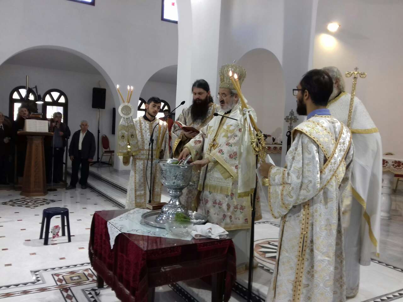Ι.Ν Αγίων Χριστοφόρου και Ευθυμίου Κατερίνης: ΜΕ ΜΕΓΑΛΗ ΛΑΜΠΡΟΤΗΤΑ ...