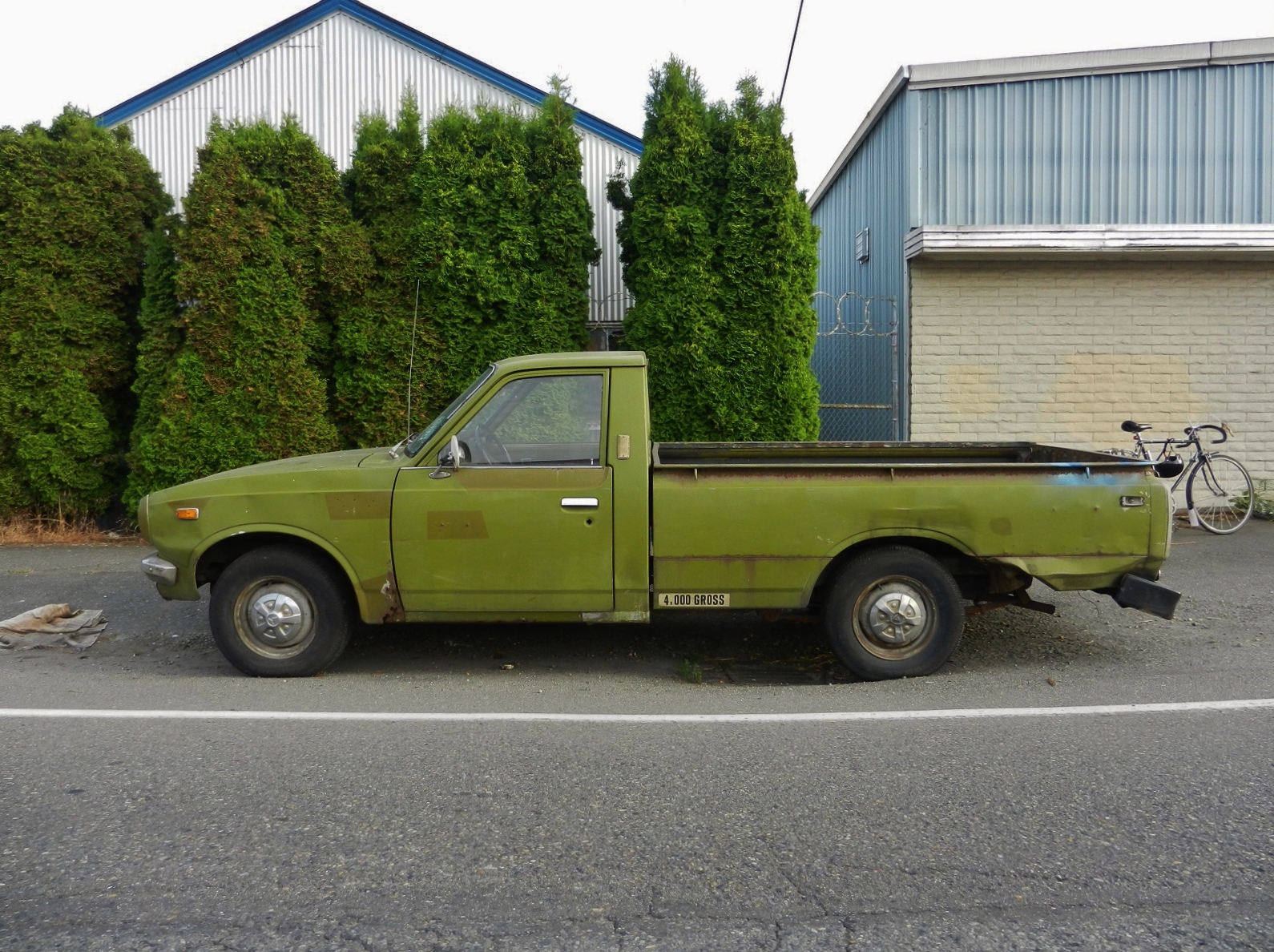 Seattle's Parked Cars: 500th Post! 1974 Toyota Hilux