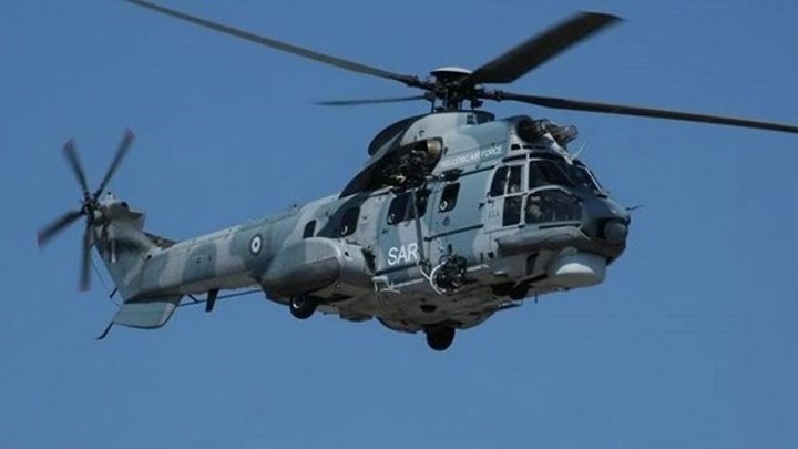 Με super puma πήγε ο εκλογικός αντιπρόσωπος στο Καστελλόριζο ...