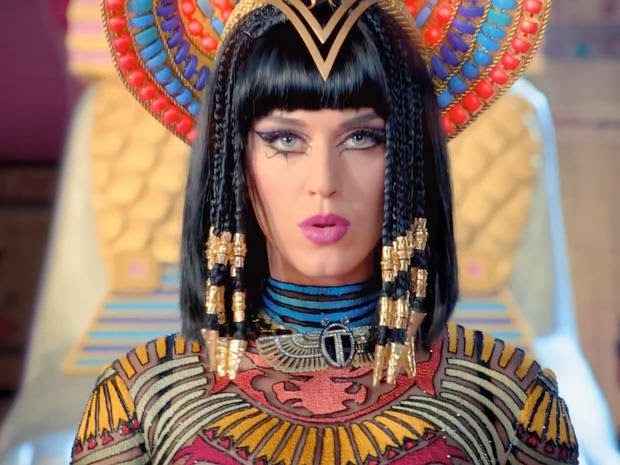 KATY PERRY: Katy Perry aparece como Cleopatra
