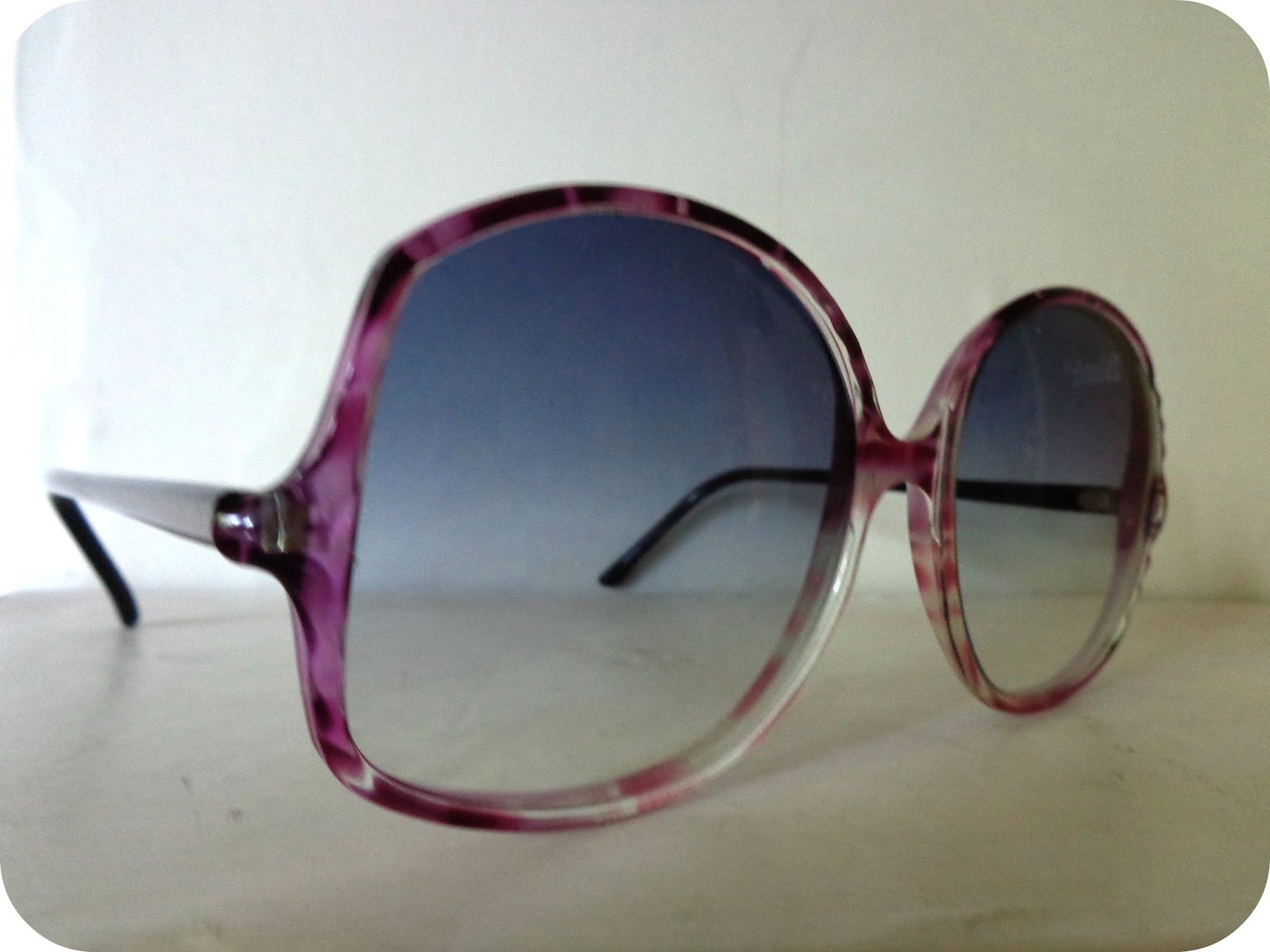 Vintage Vixen: 08/2015