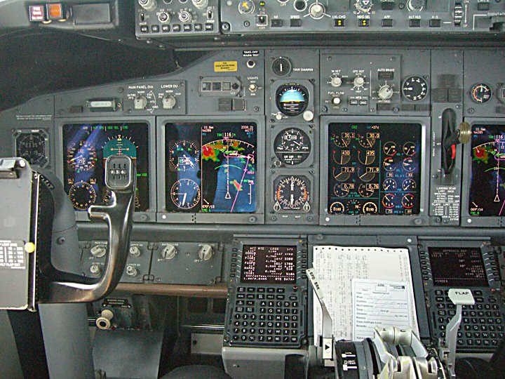 Boeing+737-800+Cockpit.JPG (720×540) | コックピット, 飛行機, 航空