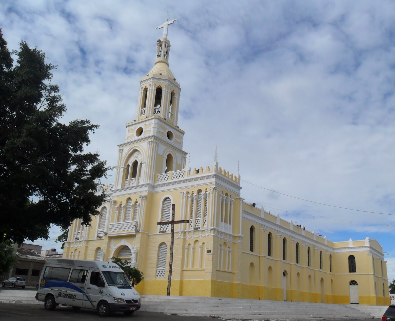 .TIANGUÁ EM FOCO: CARTÃO POSTAL DA CIDADE DE TIANGUÁ ESTÁ COM CORES NOVAS