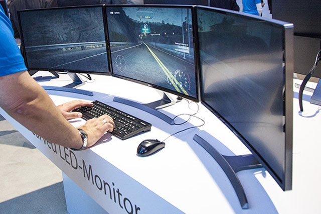 Bukan Hanya Keren, Ini Manfaat Monitor Layar Lengkung! - EMILITECH