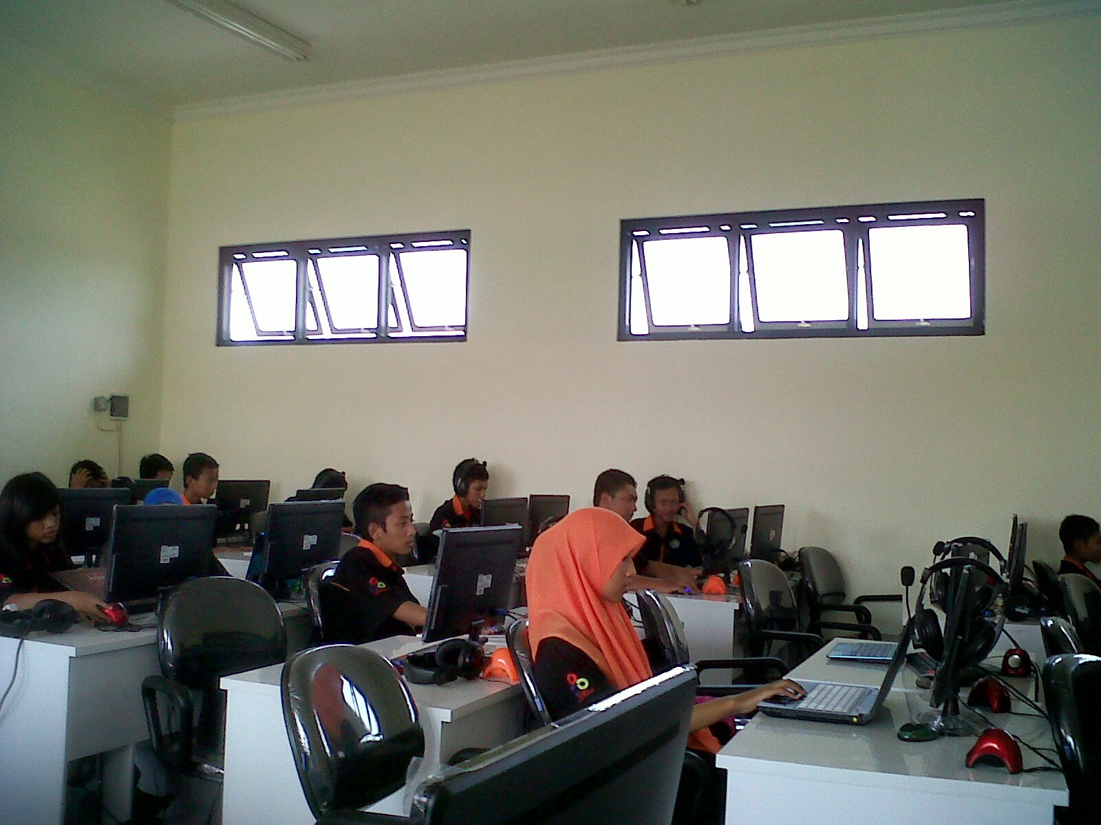 OSIS SMK NEGERI 2 MOJOKERTO: Susunan Anggota OSIS SMK NEGERI 2 MOJOKERTO