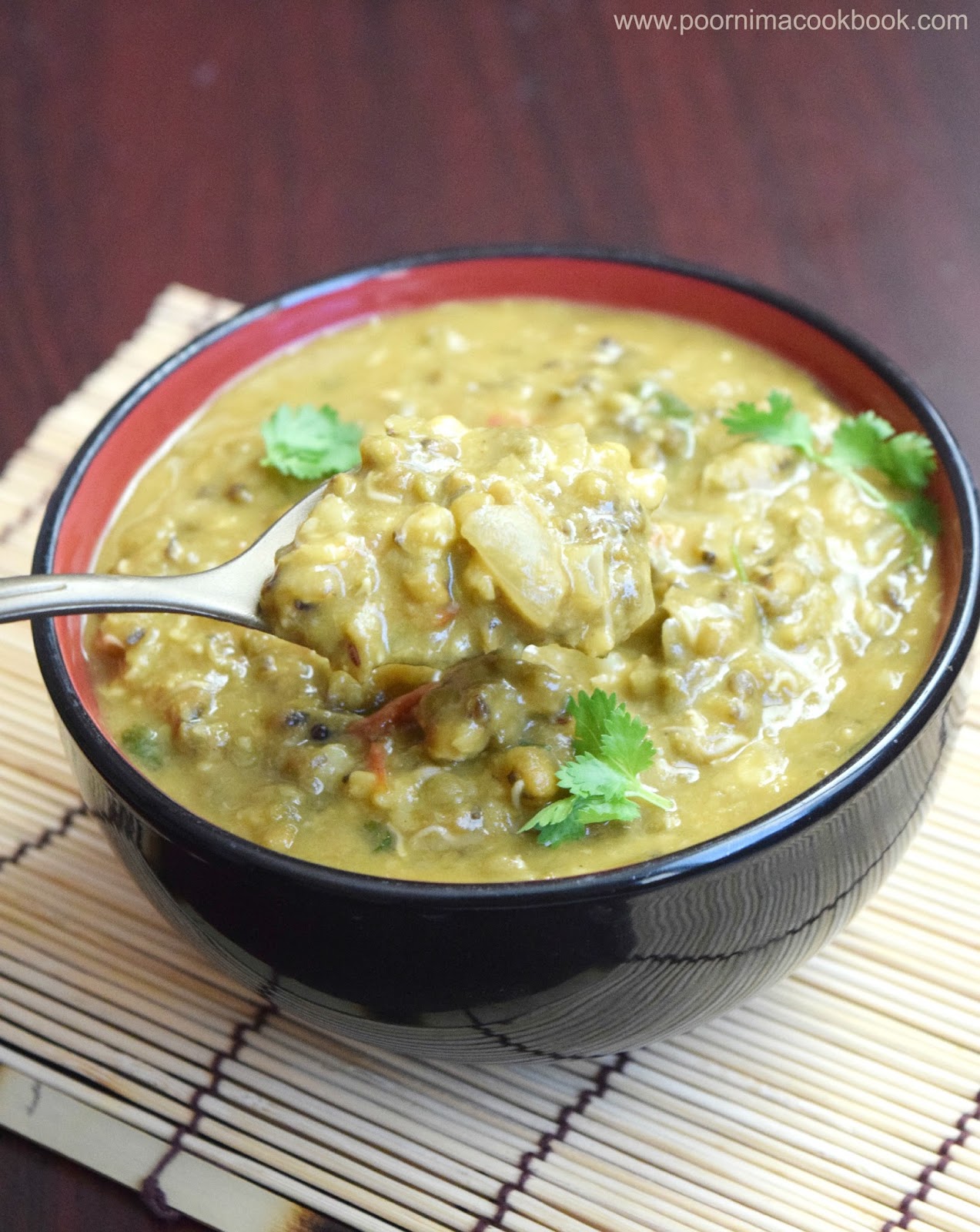 Poornima's Cook Book: Sprouted Green Gram Dhal Fry / Curry