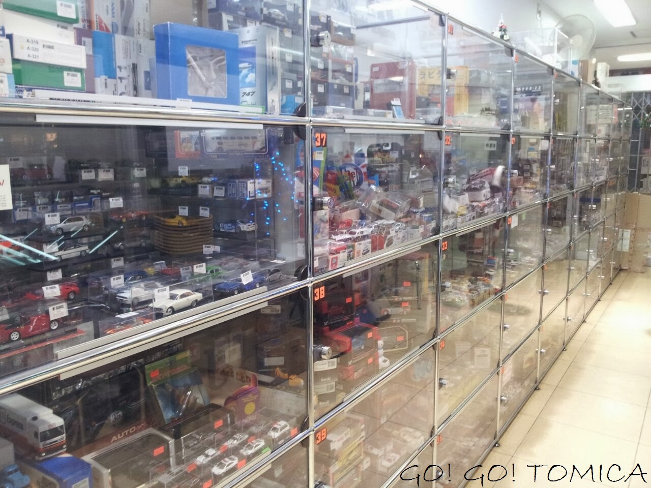 Go! Go! Tomica: Japan 2013 Toy Car Shopping