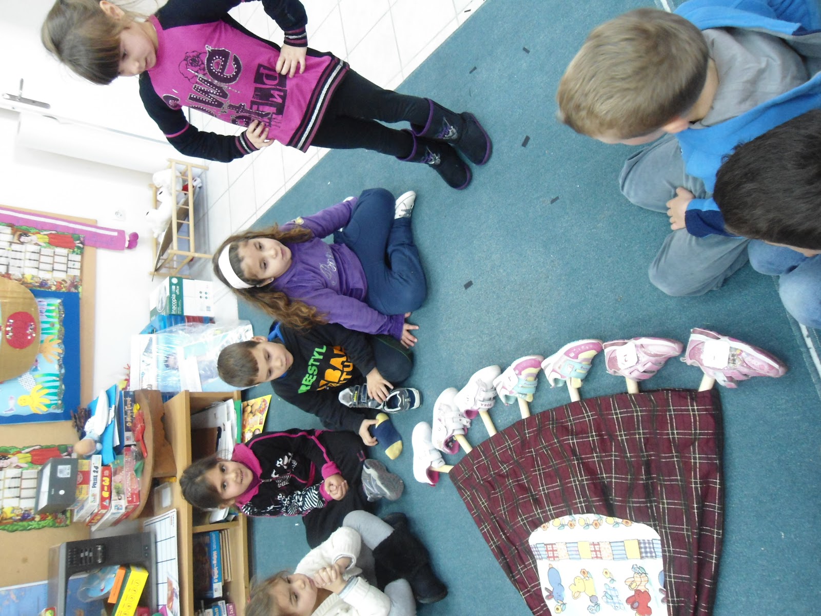.~~kindergarten teacher ~~ΝΗΠΙΑΓΩΓΟΣ.....ΧΡΩΜΑΤΑ ΚΑΙ ΑΡΩΜΑΤΑ ...