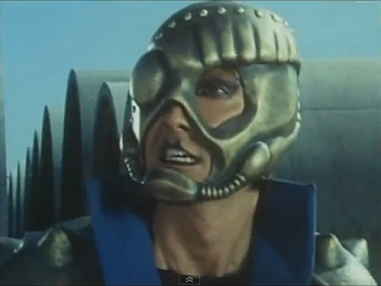 UCHUU KEIJI GAVAN - O PRIMEIRO METAL HERO!