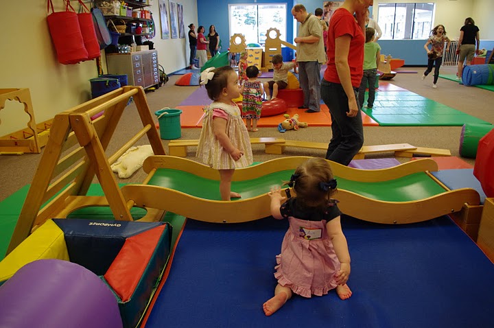 Twincesses: gymboree party!!!