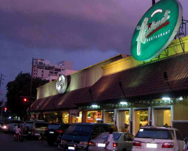 Turning Boholano: Aristocrat Restaurant