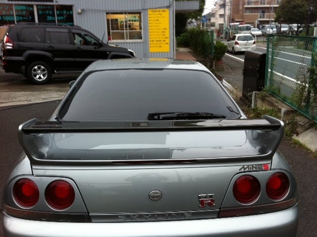 One Man's Lonely Adventures In His R33 Skyline GT-R: Window Tinting