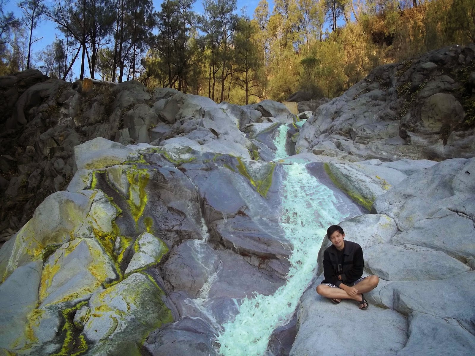 ShaneRed: Air terjun Kalipahit Kawah Ijen