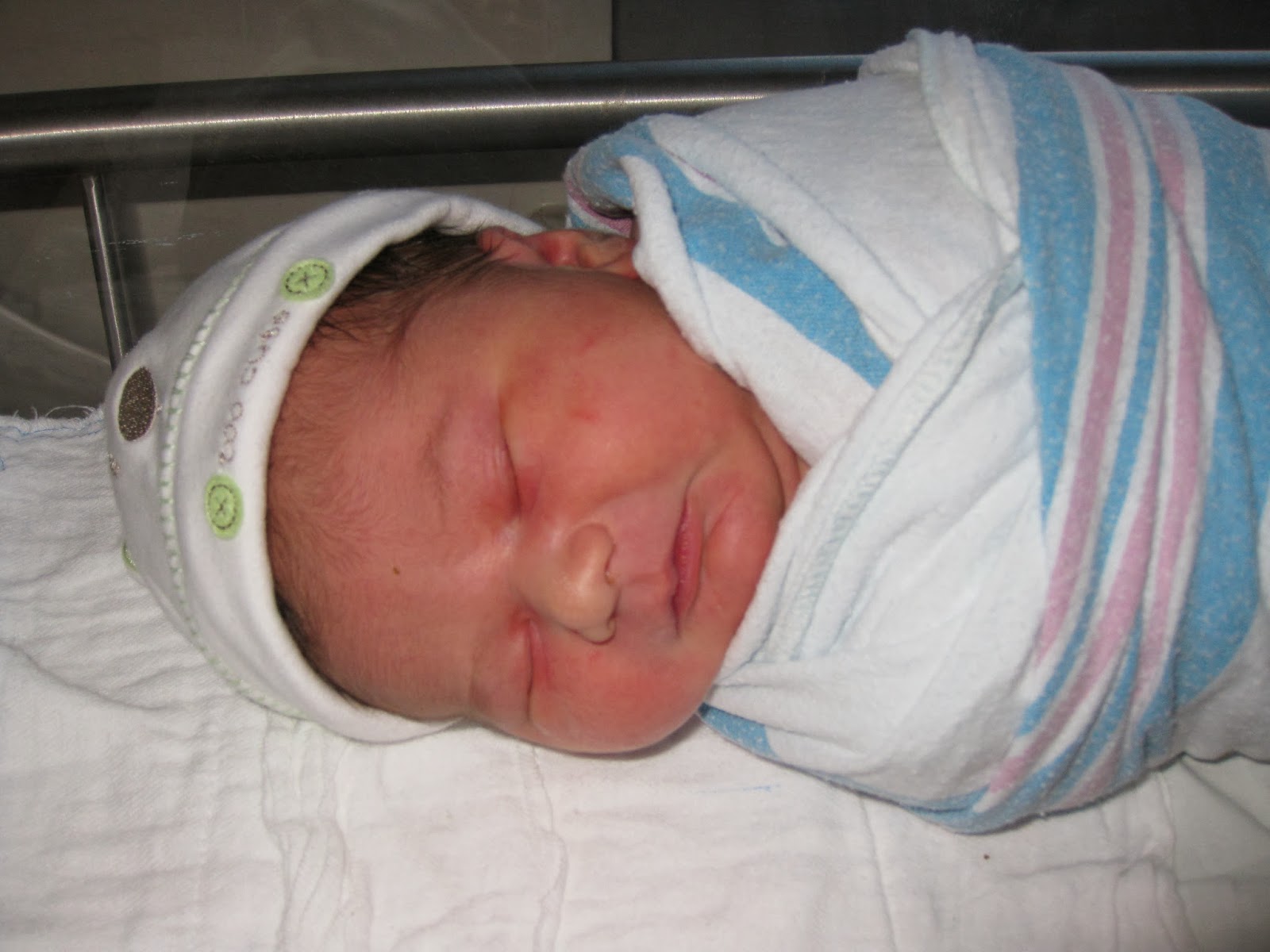 Cute Baby Gallery: New Born Baby Boy Pic