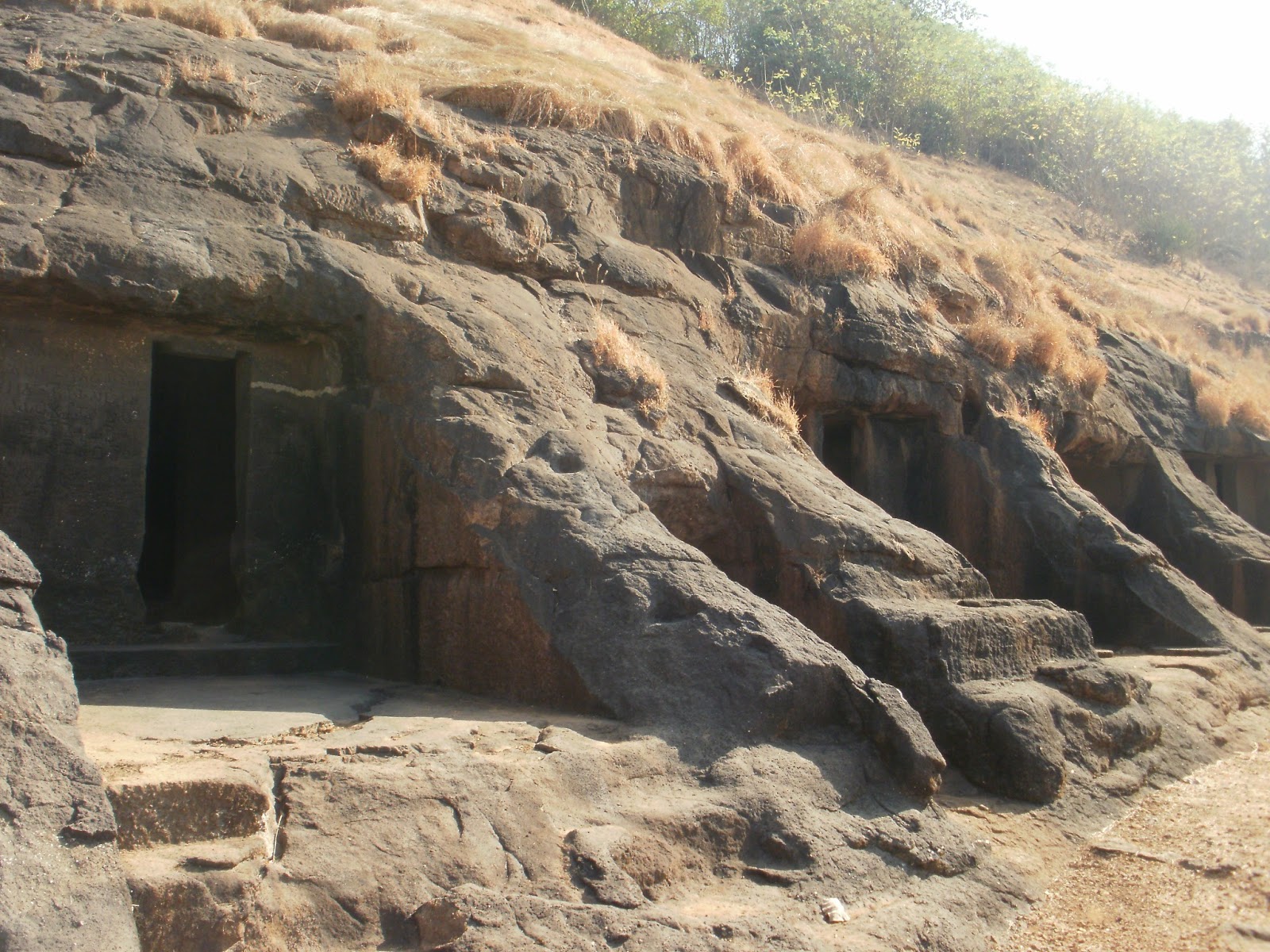 Anurag's Corner: AvchitGad-Birwadi Fort-GhosalGad-TalaGad-Kuda Caves ...