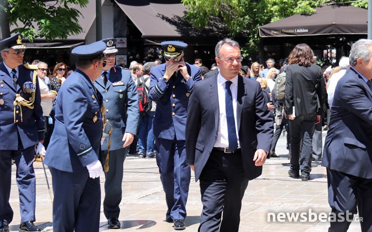 ΠΡΕΖΑ TV ©: Όλη η εγχωρια διαπλοκη παρηλασε στη κηδεια του Κωνσταντινου ...