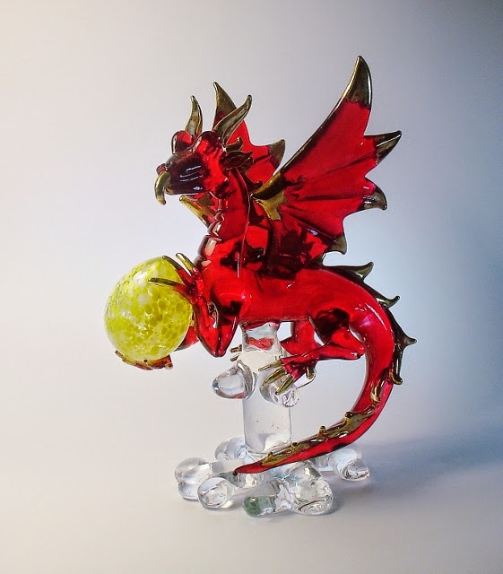 Glassbloggery: Red Glass Dragon With Egg