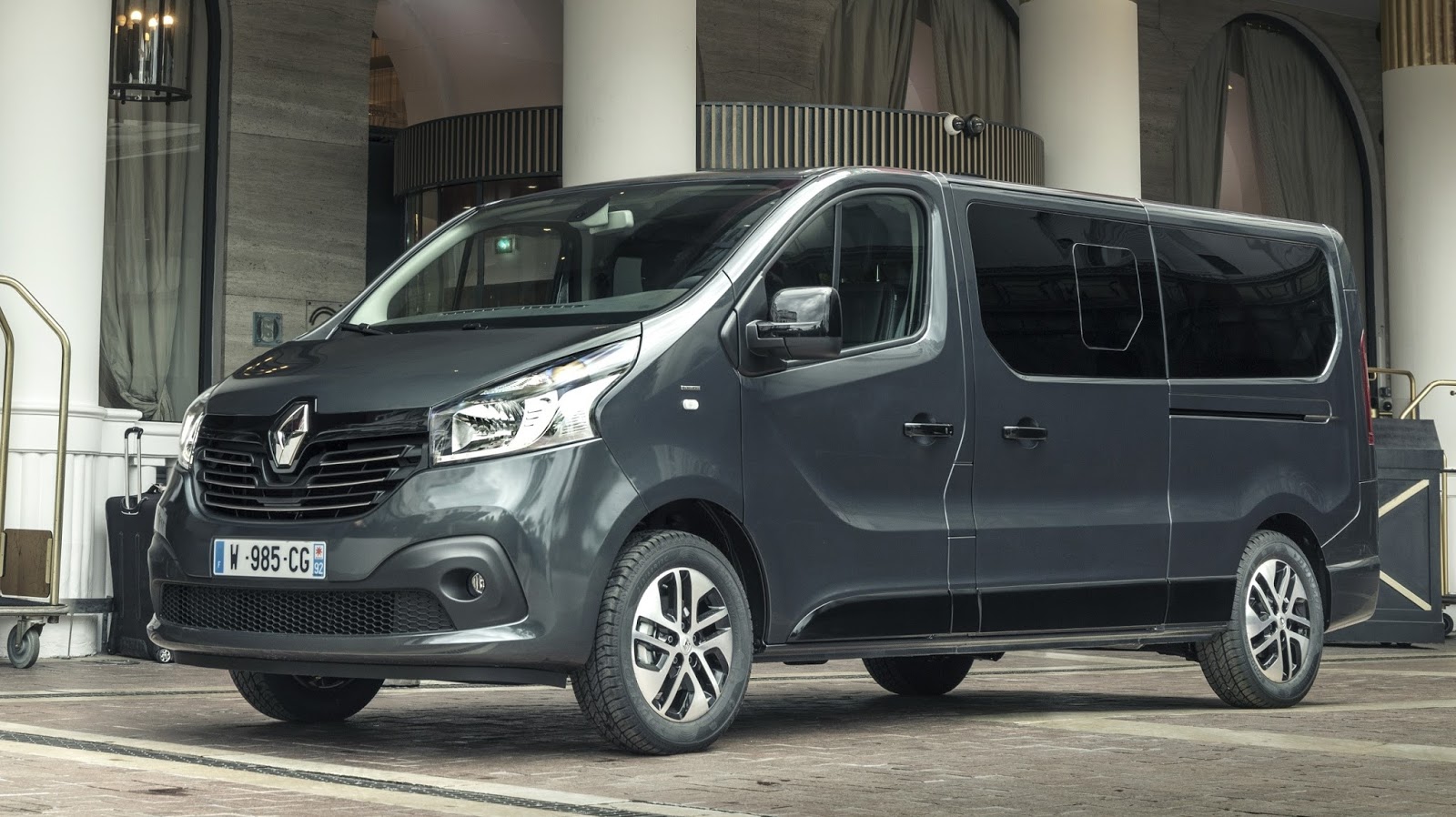 Renault Trafic SpaceClass: uma van de gala